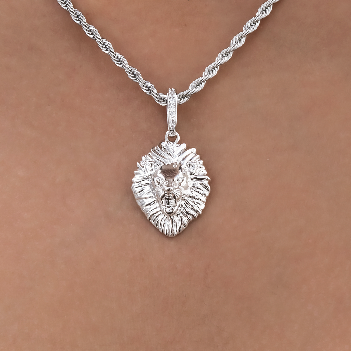 Mini Lion Pendant in White Gold – The GLD Shop