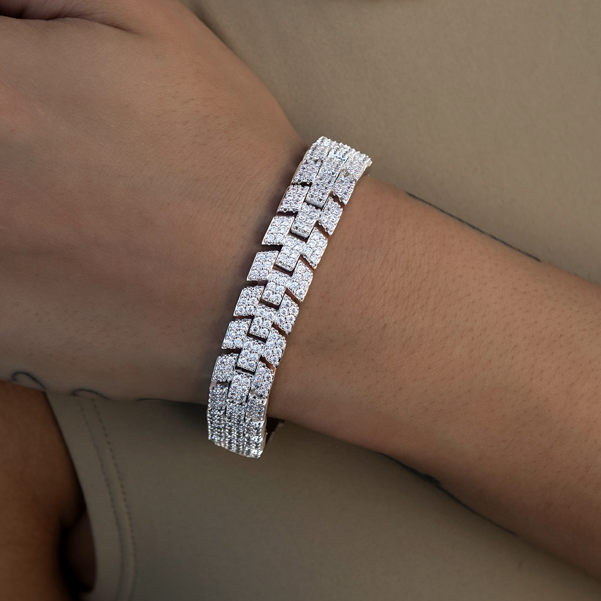 Diamond Spine Bracelet in White Gold – The GLD Shop