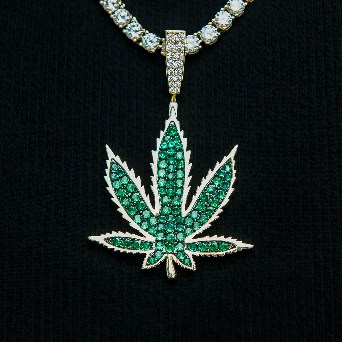 Large Emerald Weed Leaf Pendant | Gold Cannabis Jewelry - The GLD Shop