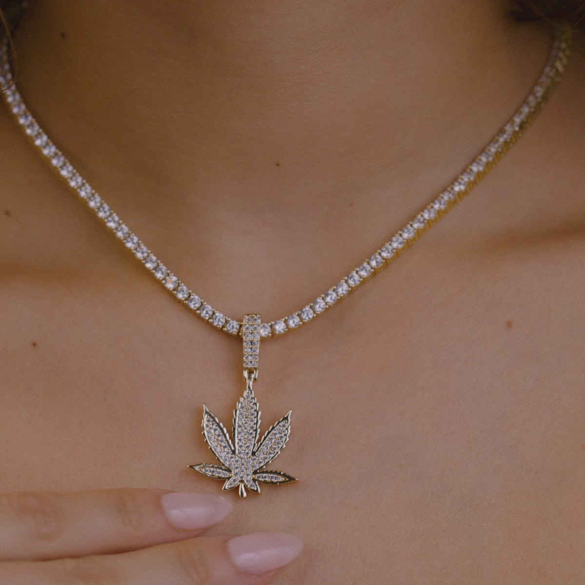 Diamond Weed Leaf Pendant in Yellow Gold – The GLD Shop